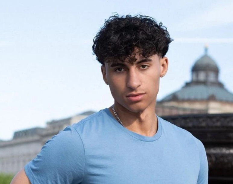 Isaac Francis Relationship: Does He Have a Girlfriend? Too Hot To ...