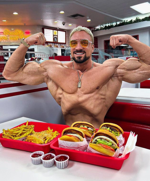 Who Was Jo Lindner? Meet His Family of German Fitness Influencer and ...