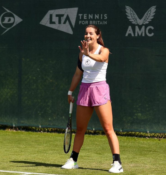 Jodie Anna Burrage Boyfriend: Meet Ben White, At Beach, Career and More
