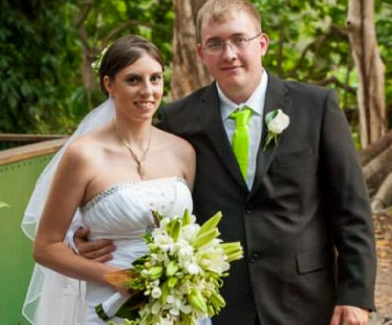 Who Is Danielle Carroll (Kelly Wilkinson Sister)? Wiki/Bio, Family, Age ...