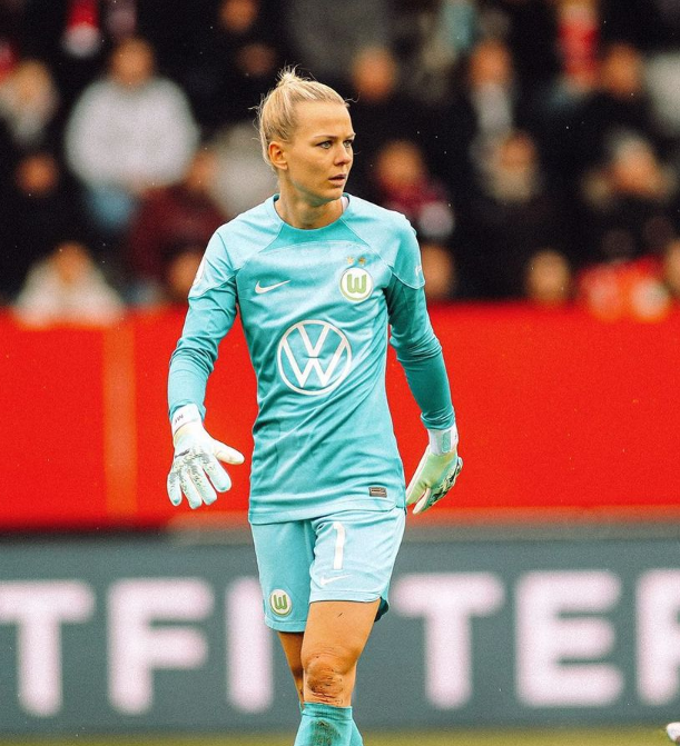 Who Is Merle Frohms' Boyfriend? Family, Career, Net Worth 2023 ...