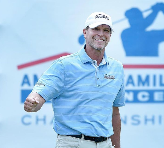 Who Is Steve Stricker Caddie Izzi Stricker? Meet His Daughter And ...