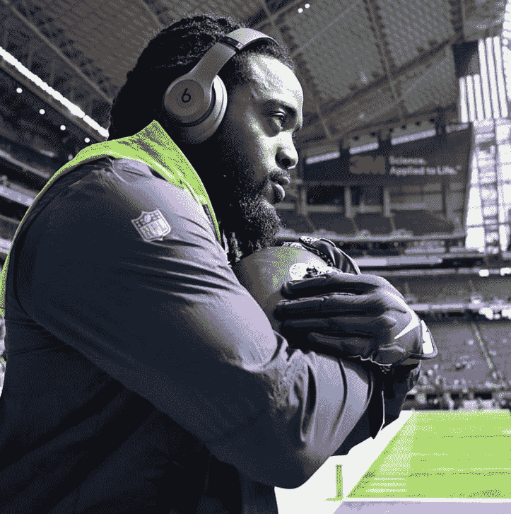 Who Is Alex Collins Girlfriend Or Wife? NFL Star Relationship History ...