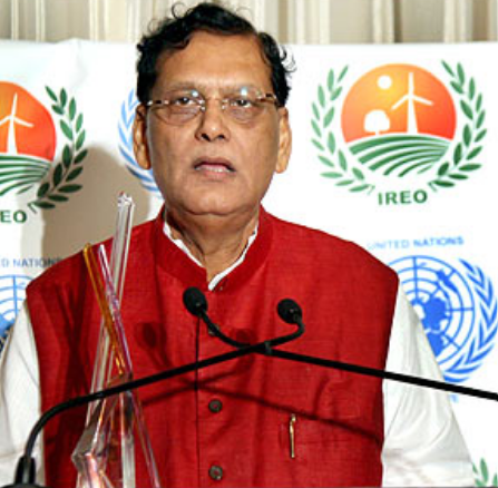 Exploring Bindeshwar Pathak Family - Meet Wife Amola, Daughter and Son