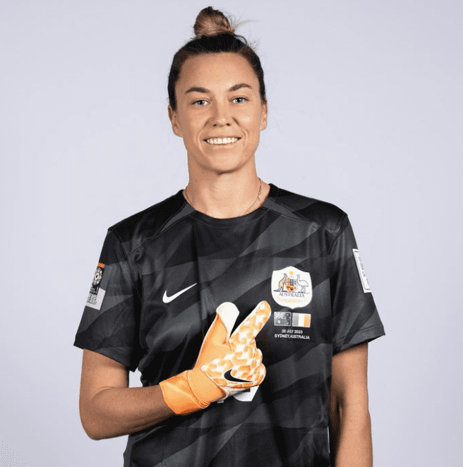 Mackenzie Arnold (Footballer) Sexuality: Is She Lesbian Or Gay? Gender ...