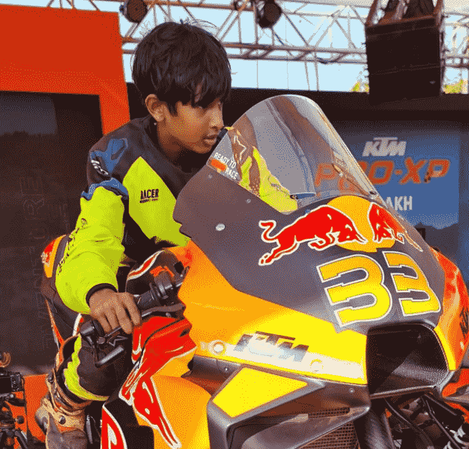 Who Are Shreyas Hareesh Parents? Meet His Father Copparam Hareesh And Mother