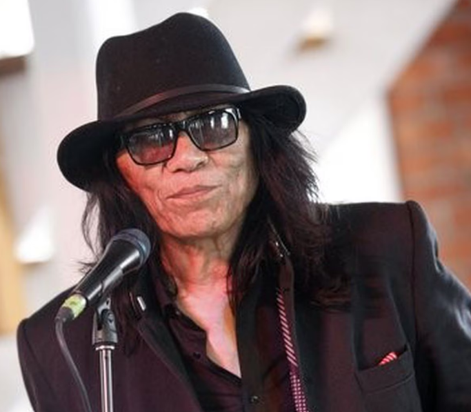 Who Is Sixto Diaz Rodriguez Wife? Meet Konny Rodriguez - Their Kids And ...