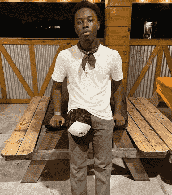 Who Is Robin Hibbert, Alex Hibbert Sister? Parents And Family Ethnicity ...