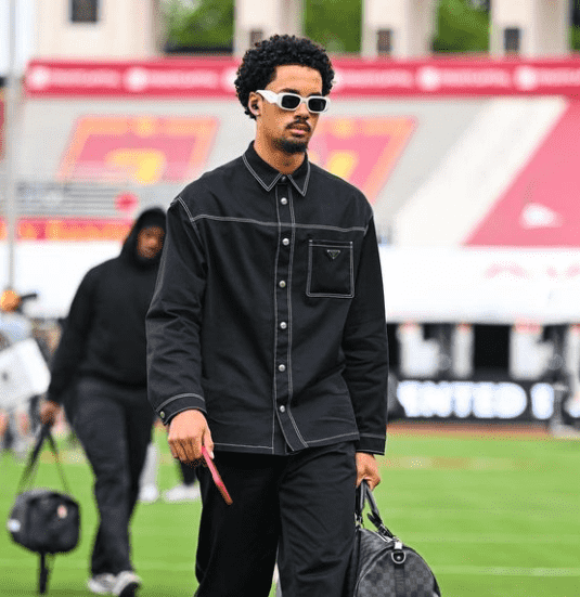 Malachi Nelson Parents: Eric and Naomi Nelson