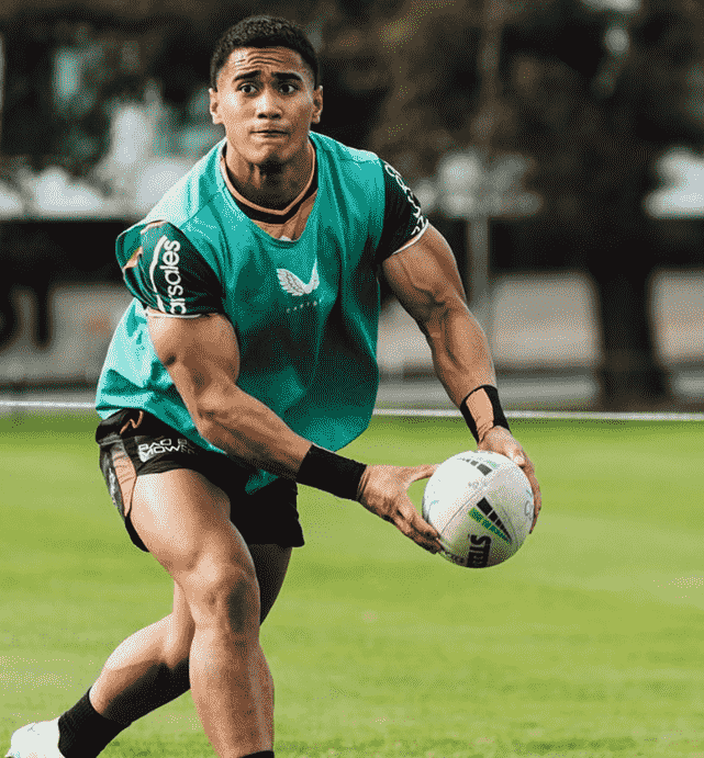 Where Are Sua Faalogo Parents From? Family Ethnicity And Nationality ...