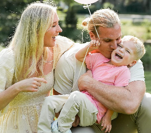 Who Are Sal and Judy Anzalone? NFL Star Alex Anzalone's Parents Stuck ...