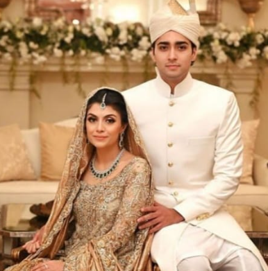 Meet Ayesha Saifur Rehman : Junaid Safdar Wife, Father, Mother And ...