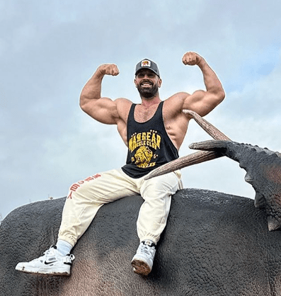 Who Is Bradley Martyn Girlfriend? Bio, Career, Net Worth 2023, Pet Dog ...