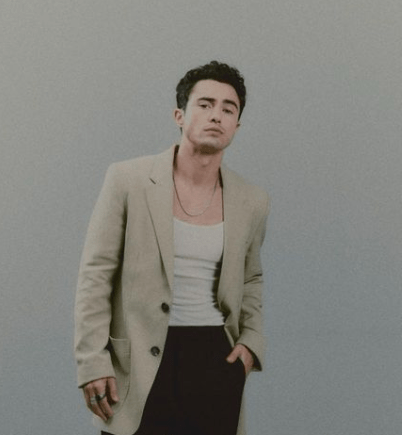 Who Are Darren Barnet's Parents? Bio, Career, Height, Weight, In Italy ...