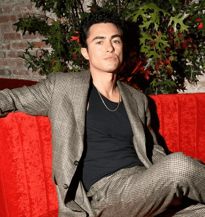 Who Are Darren Barnet's Parents? Bio, Career, Height, Weight, In Italy ...