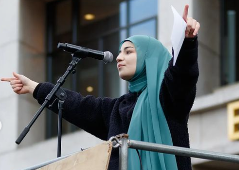 Elisa Bas: Her Parent's Background, Family Origins, and Age Gap Explored