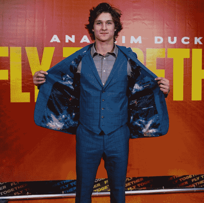 Trevor Zegras & Dixie D’Amelio: Are They in a Relationship? Girlfriend ...