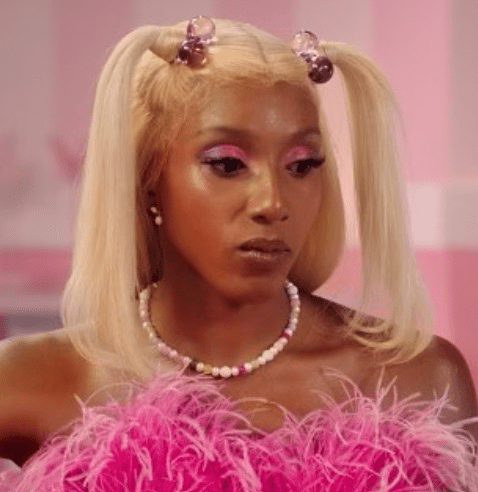 Ziwe Fumudoh: Is She Trans? Gender Explained, Bio, Net Worth 2023 ...