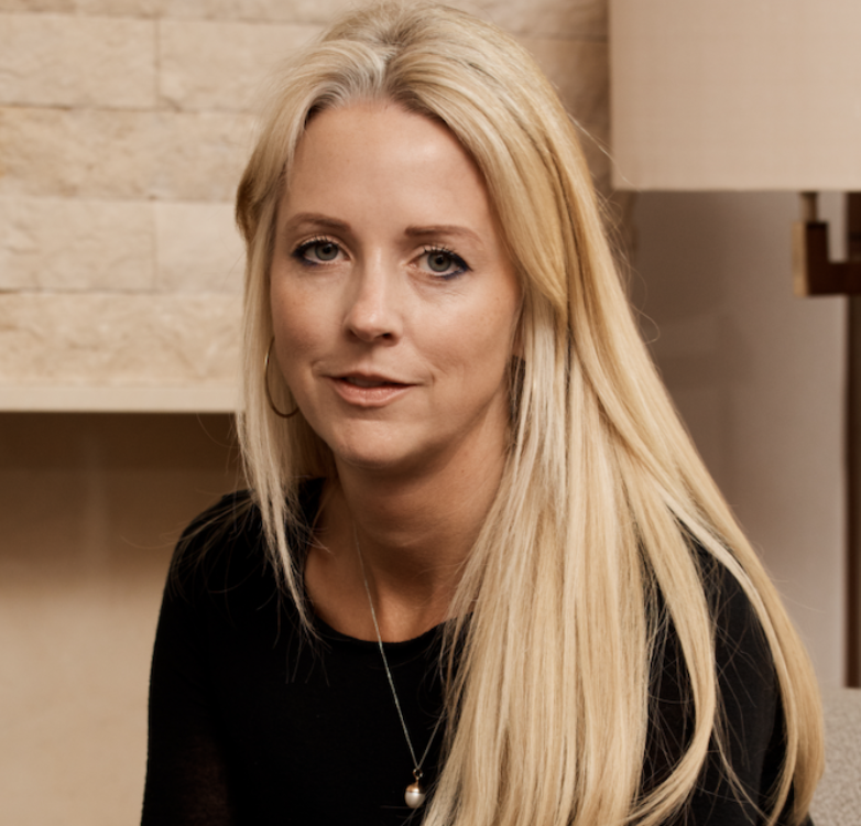 Isabel Oakeshott Sister Veronica Oakeshott, Parents And Origin, Bio ...