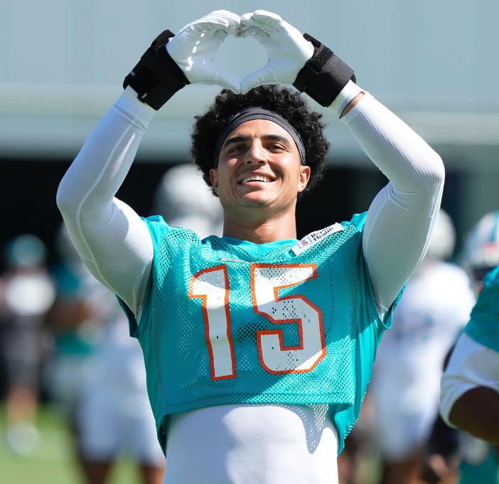 Who Are Jaelan Phillips Parents? Meet Mother Sabine Robertson And ...