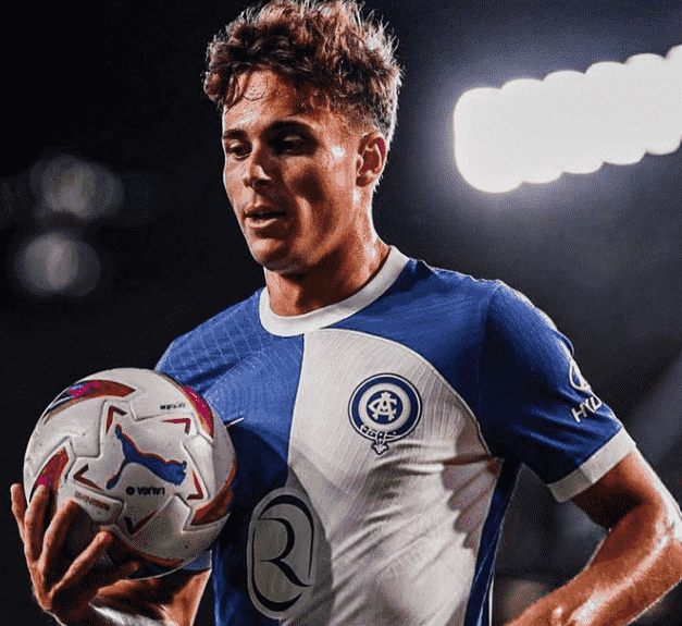 Exploring Rodrigo Riquelme's Relationship with Juan Román Riquelme