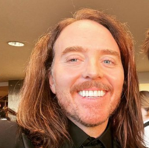 What is Tim Minchin's Net Worth? Career, Family Relation Explored