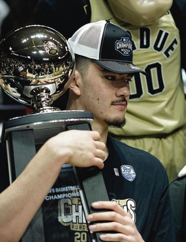 Meet Zach Edey Parents: Glen Edey ( Father ) and Julia Edey ( Mother )