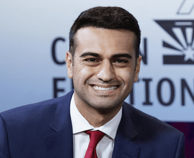 Abe Hamadeh's Wikipedia Age, Spouse, and Family Secrets Revealed