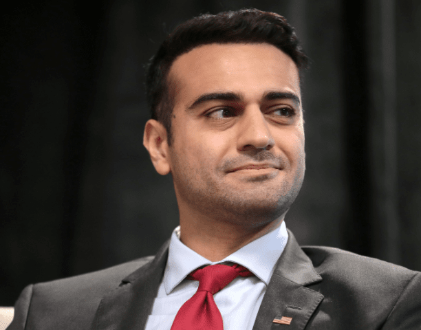 Abe Hamadeh's Wikipedia Age, Spouse, and Family Secrets Revealed