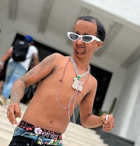 Baby Alien Elf Footage Viral: Christmas Video Scandal On Twitter And ...