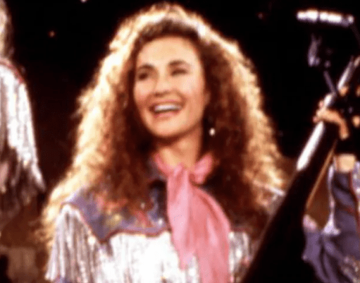 Dixie Chicks' Laura Lynch and the Shocking Car Accident Connection to ...