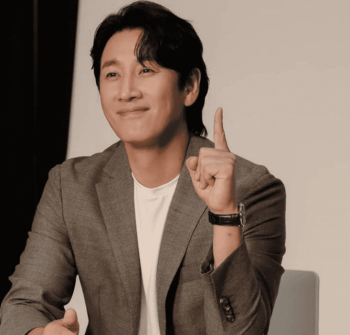 How Lee Sun Kyun's Parents Shaped the Star Actor's Destiny
