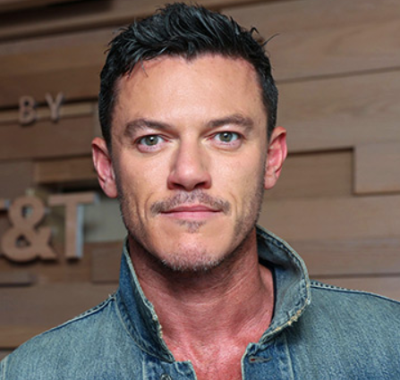 Exploring Luke Evans (Actor) Siblings: Are Chris Evans and Luke Evans ...