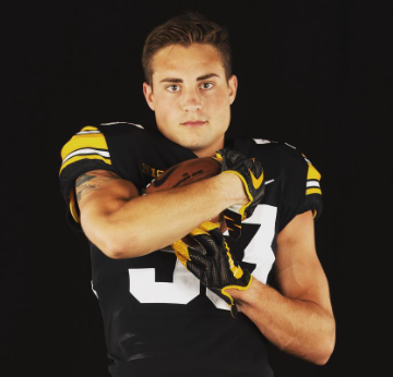 Who Is Riley Moss Parents? Meet Mark And Beth Moss