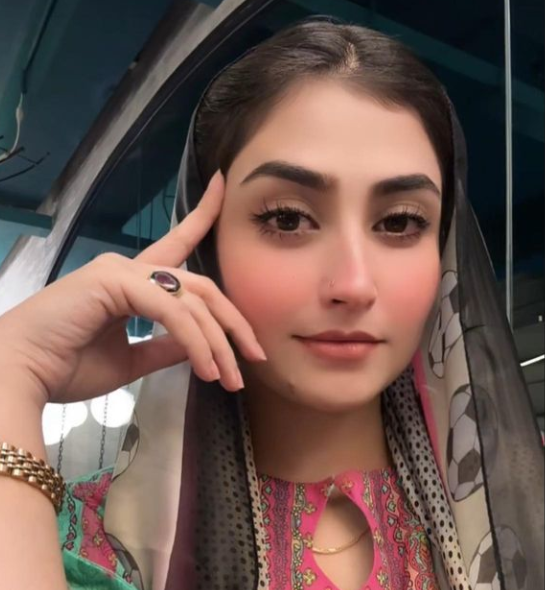 Zoi Hashmi Controversy: Leaked Video and MMS, Early Life, Career, Age ...