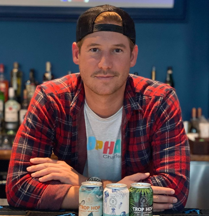 Austen Kroll Family Net Worth, Parents: Tom and Wendy Kroll, Siblings ...