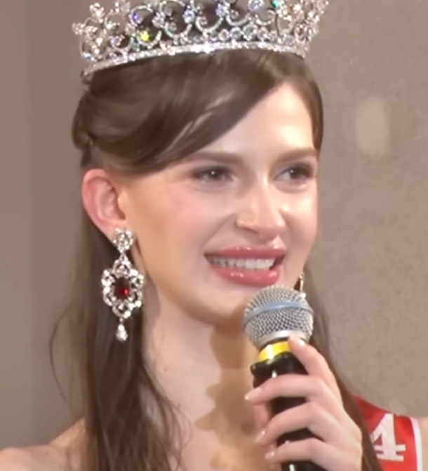 Who Are Carolina Shiino Parents? Ethnicity, Family Background And Career