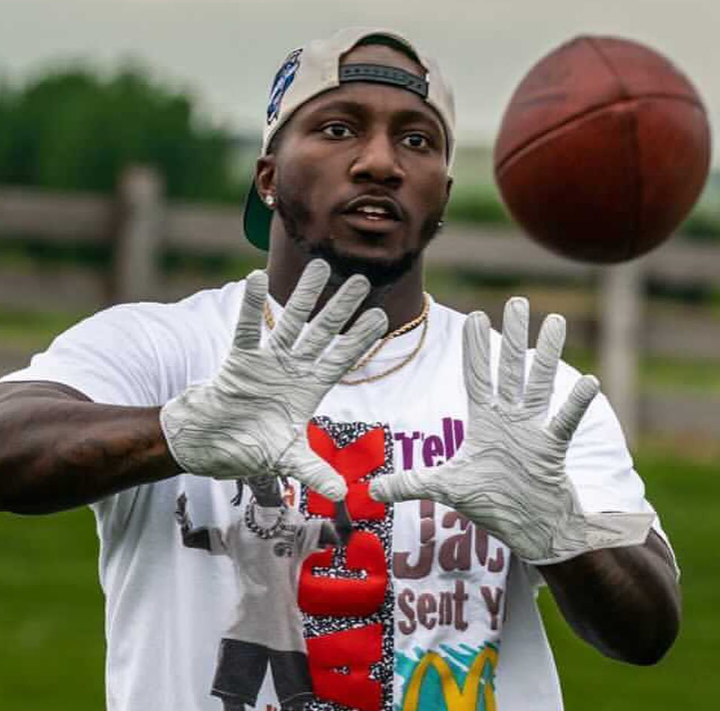 How Many Tattoo Does Deebo Samuel Have? Tattoo Design And Meaning And ...