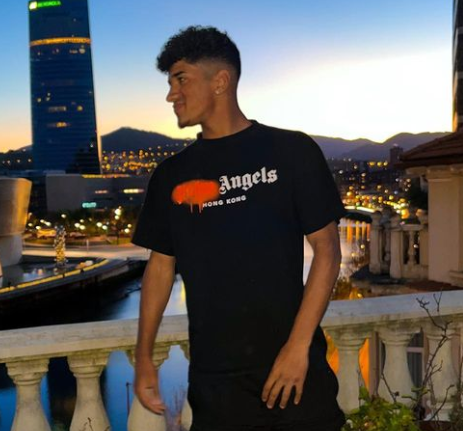 Does Malcom Adu Ares (Footballer) have children?