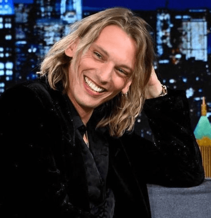 Jamie Campbell Bower: Siblings, Age Gap, Parents, Family, Personal Life ...