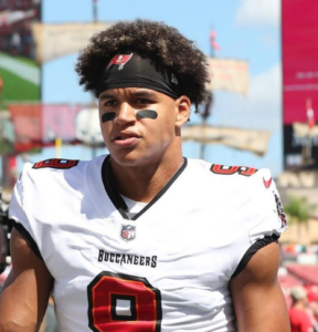 Joe Tryon-Shoyinka: Single Mom Andrea Tryon, Parents, Career, Height ...