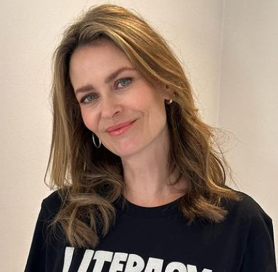 Kat Stewart: Who Is She? Bio, Career, Husband David Whiteley, Social ...