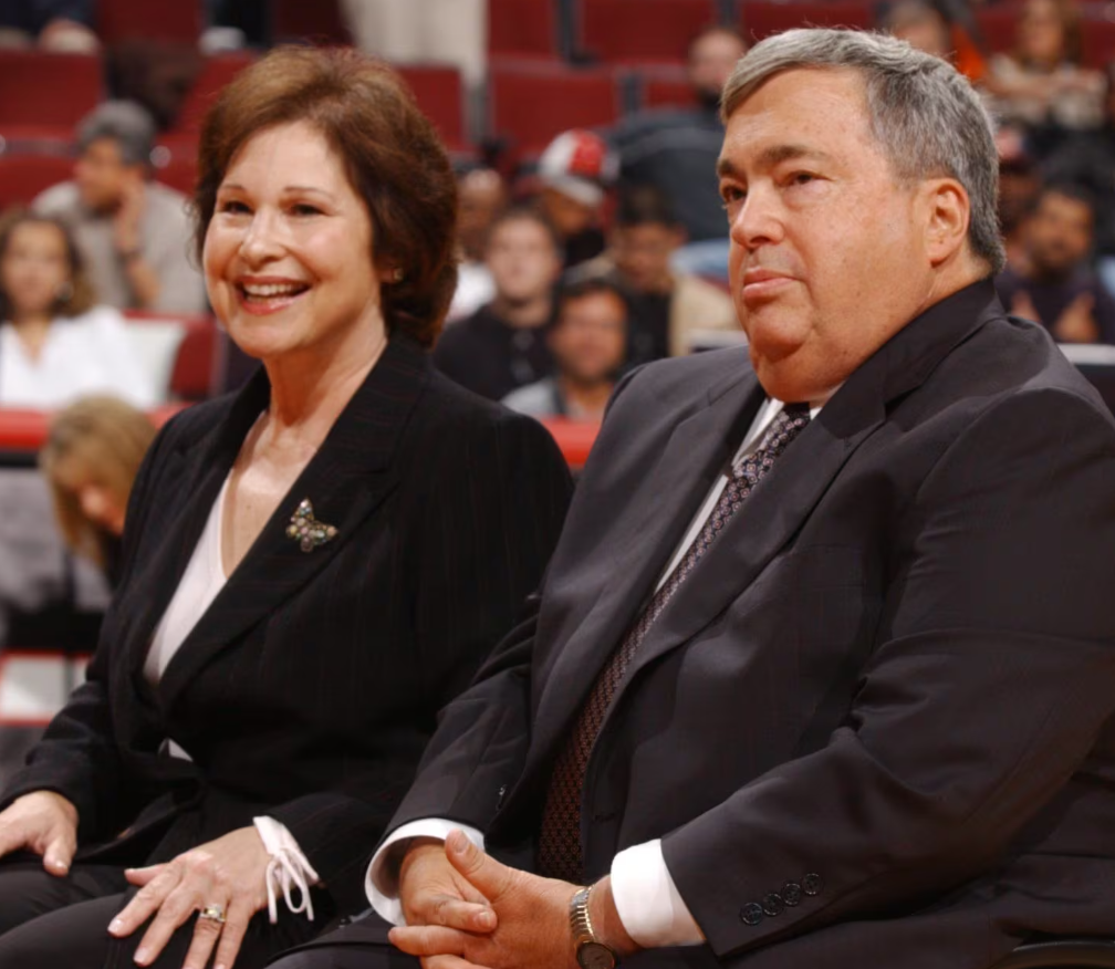 Who Is Thelma Krause: Jerry Krause Ex-Wife? Age, Bio, Net Worth ...