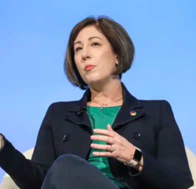 Exploring Amanda Bardwell: Husband And Kids, Wiki, Net Worth And More