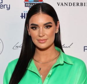 Meet Claire Kittle Parents: Marty And Shelley Till, Ethnicity, Bio ...