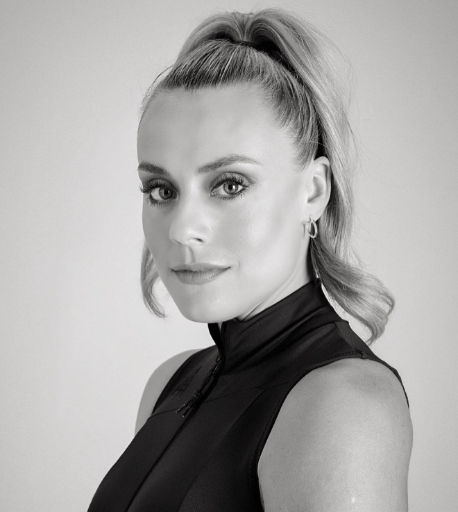 Emma Paton's Dental Health: Wikipedia, Age, Physical Attributes, Family ...