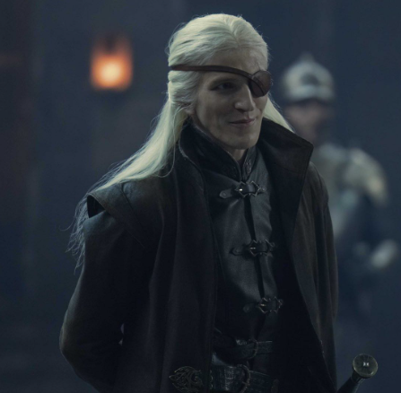 How Tall Is Ewan Mitchell Altura? Exploring Career, Physical Attributes ...