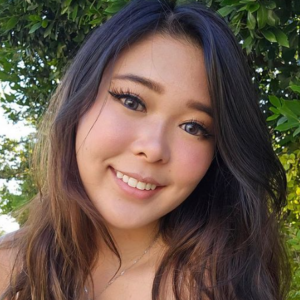 Who Is ExtraEmily ? Exploring Bio, Age, Net Worth, Relationship, Career