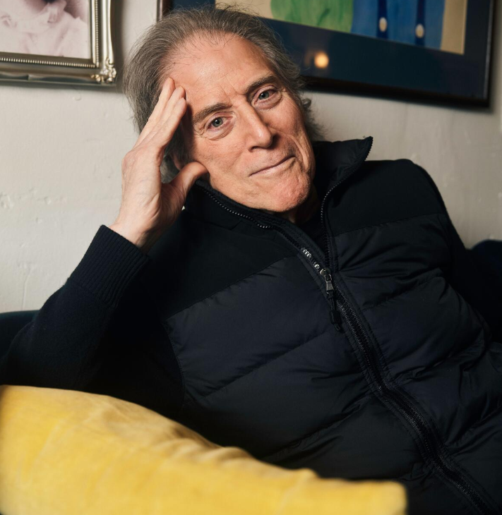Richard Lewis Siblings: Brother And Sister, Family Background, Career ...
