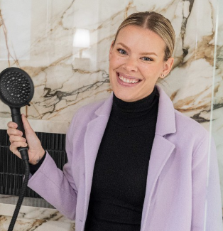 Sherry Holmes (TV Personality): Who Is She? Bio, Wiki, Height, Weight ...